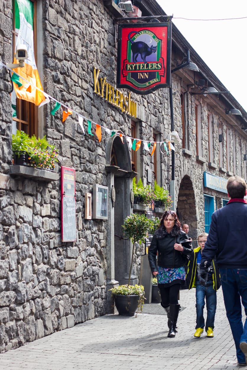 10 Pubs to Visit in Ireland That Are Older than the United States ...